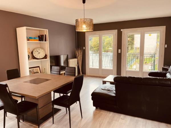 Maison Sur Les Bords De Cere - Cantal