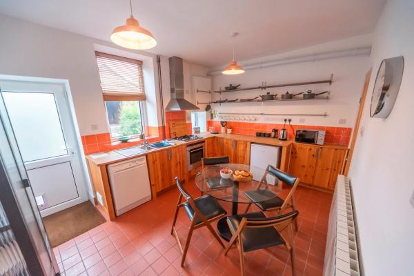 Pass The Keys Spacious Garden Home In New Mills - Pet Friendly - Macclesfield