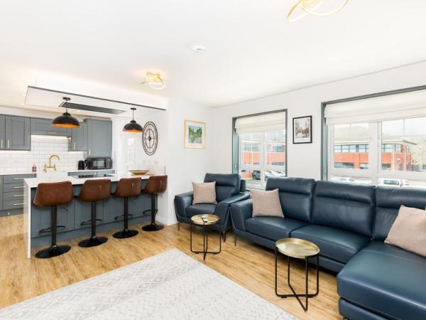 Stylish 2 Bed Flat In Warwick With Private Parking - Warwick