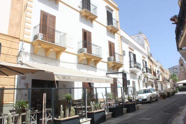 Casa Vacanze In Piazza - Terrasini