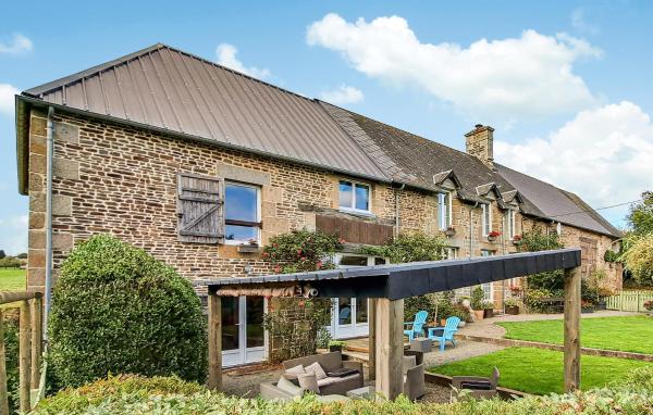 Lovely Home In Les Loges-marchis - Saint-Hilaire-du-Harcouët