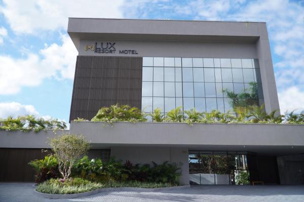 Lux Resort Motel -