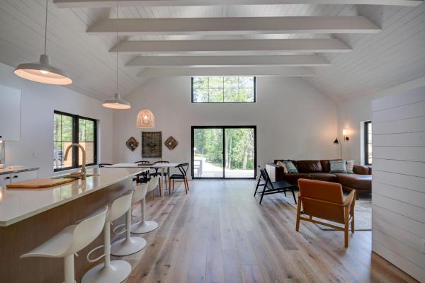 The Barn On Bay Lane - Glen Arbor, MI