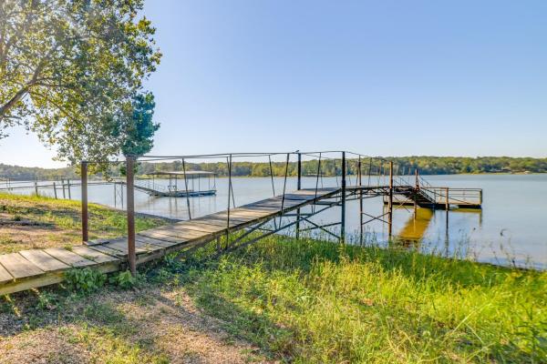 Lakefront New Concord Paradise With Screened Porch! - Kentucky