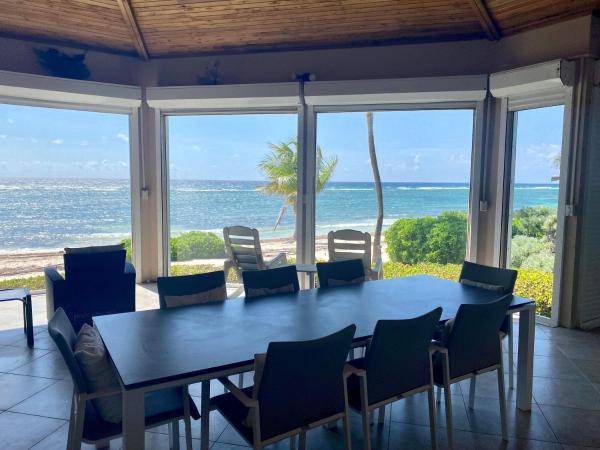 Peaceful Ocean Front Beach House In Bodden Town - Cayman Islands