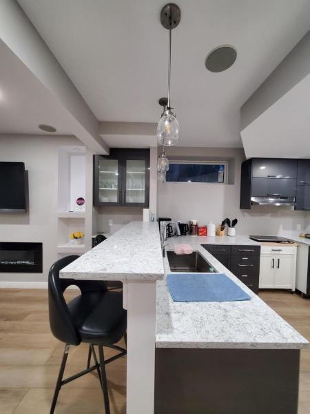 Private Entrance 2 Bed 1 Bath - Winnipeg