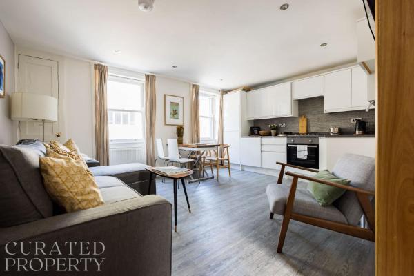 Modern 3-bed Duplex Apartment In Fitzrovia Near Oxford Street - London, UK