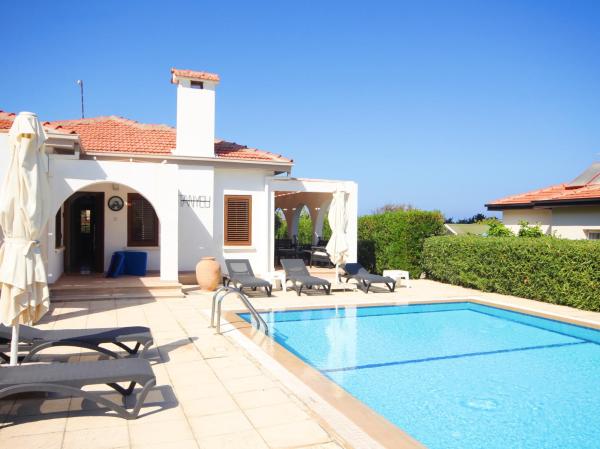 Charming Villa In Tranquil Area - Girne