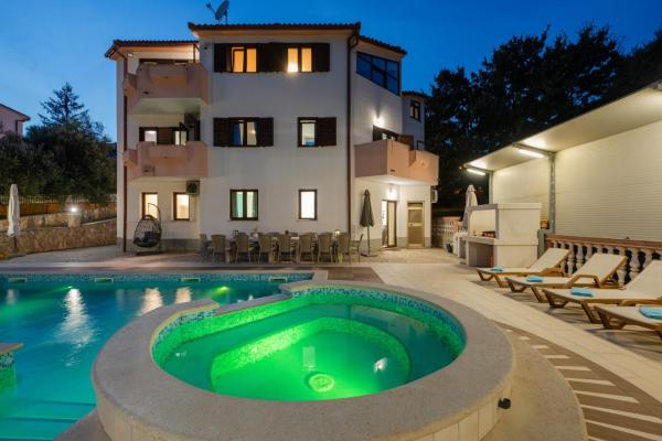 Villa Lealeana In Pula,istrien - Pula