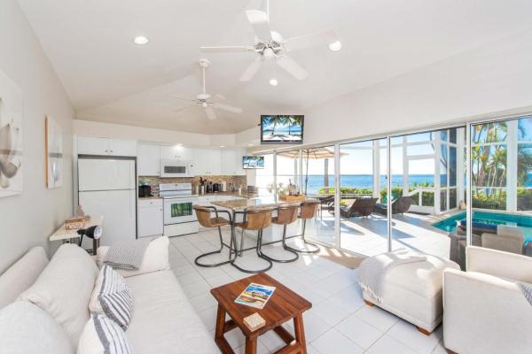 Pools Of The Kai 6 - Beachfront Condo With Private Pool Atrium, Modern Kitchen, And Outdoor Grill - 케이맨 제도