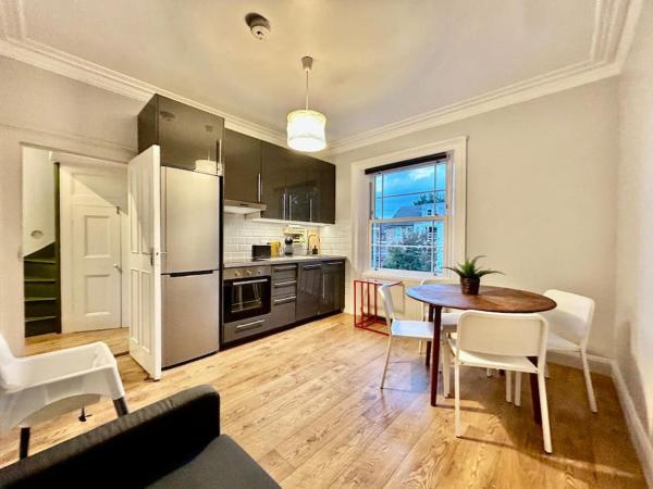 Modern Flat-free Parking,4 Stops To Paddington - Hounslow