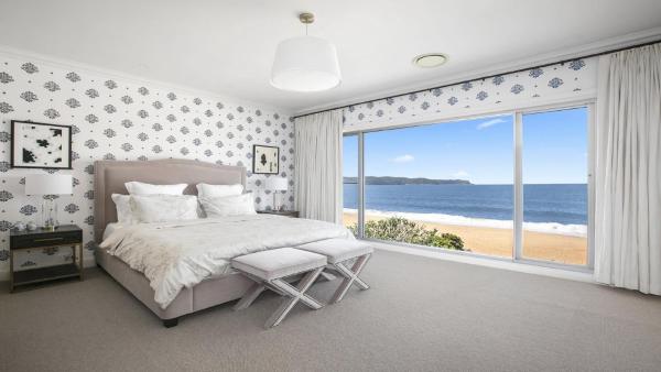 Pihi Beachfront , Pearl Beach, 5beds, 5 Bathrooms - Woy Woy