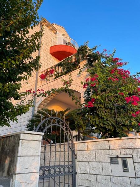 Apartments And Rooms Villa Bouganvillea - Cavtat