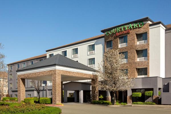 Courtyard By Marriott Roseville Galleria Mall/creekside Ridge Drive - Auburn, CA