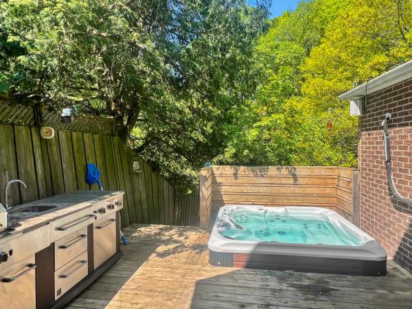 Hot Tub Haven - Toronto
