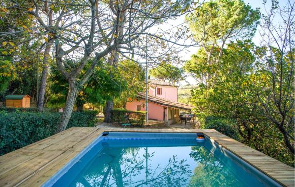 Gorgeous Home In Montelabbate With Kitchen - Pesaro
