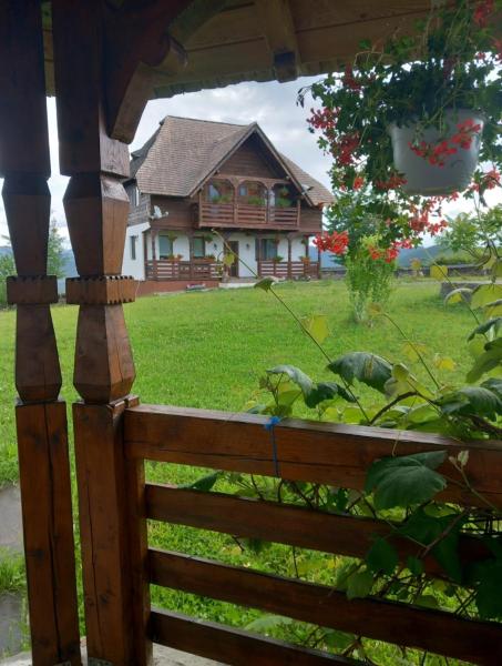 Casa Din Deal - Poienile Izei