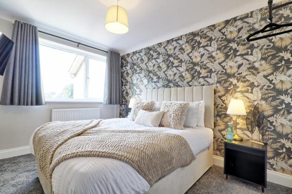 Colchester - 5 Bedrooms - Sleeps 10 - Long Term Stays - Business - Contractors - Families - Colchester