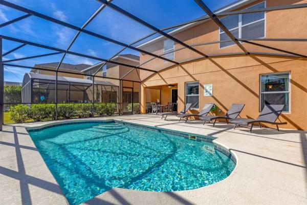 299- Fabulous 4 Bed Modern Decor Villa With Private Pool Overlooking Conservation And Water View - Kissimmee, FL
