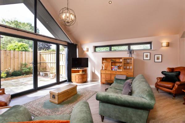 The Warehouse With Free Parking - York