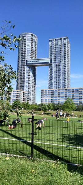 Downtown City View Escape With Free Parking - Toronto