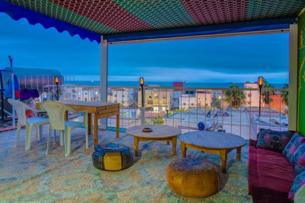 Dinosaur Anza Surf House - Agadir