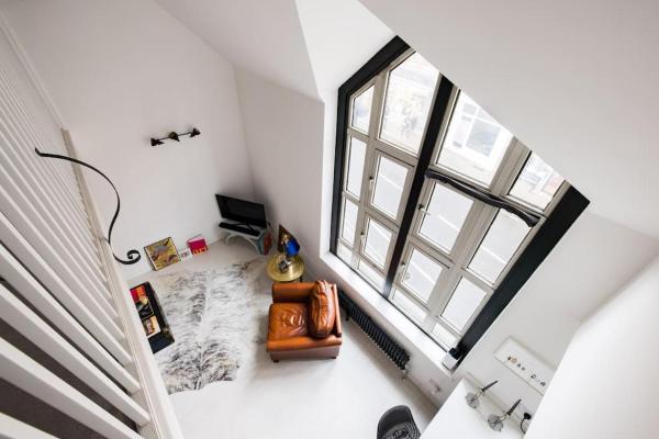 Stylish 2-bed Loft Apartment With Terrace 2 Min Walk To Fulham Tube Station - フラム