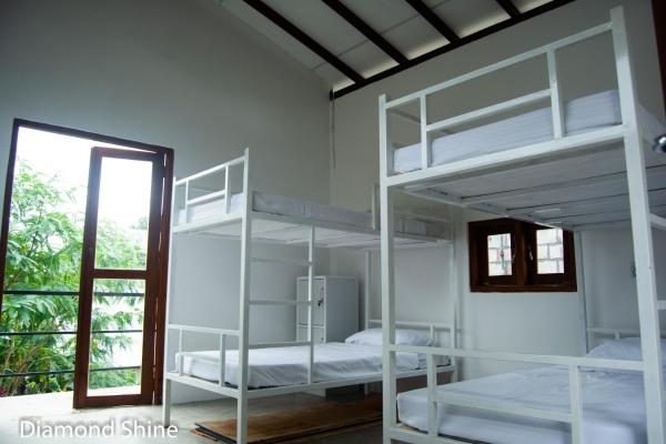 Diamond Shine Hostal And Bunk Beds - Sri Lanka