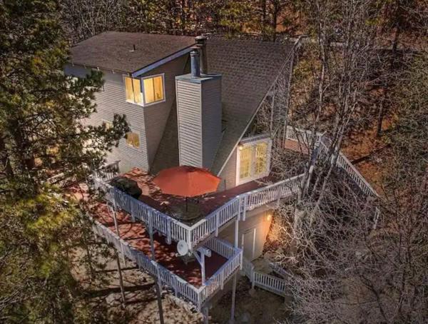 Whispering Pines A-frame, Pool Table, 2 Patios! - Lake Gregory Regional Park, Crestline