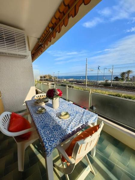 Rivamarsud - Casa Fronte Mare - Parking Privato, Aria Condizionata - Bordighera
