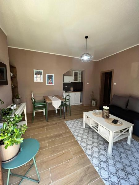 San Apartman - Trstenik