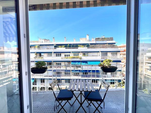 B030 Grand Studio Renove Spacieux Et Lumineux - Le Cannet