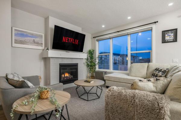 Sage Hill 3br Home In Nw Calgary – King Bed, 2 Living Rooms, Sleeps 9 - 캘거리