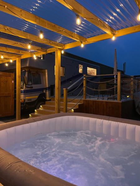 Horse Truck Tiny Home With Hot Tub - Dublin Airport (DUB)