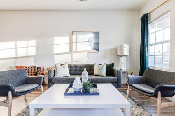 3br Modern, Gated Home W Freepking, Bbq, Firepit, Mins To Downtown - Highland Hills - San Antonio