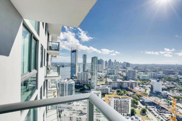 Miami Paraiso- Rooftop Pool Views And Prime Location - Miami, FL