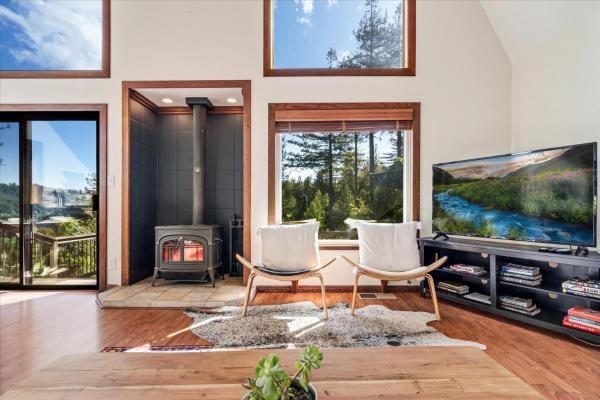 Magic Mountain Manor - Spacious Mountain Retreat - Jenner, CA