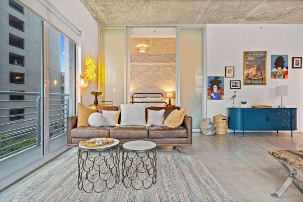 City Loft - Downtown Bayfront Pool Gym & Parking - Miami