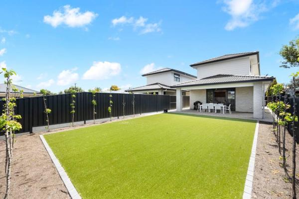Paradise Palms - Modern Coastal Escape With Backyard - Aldinga