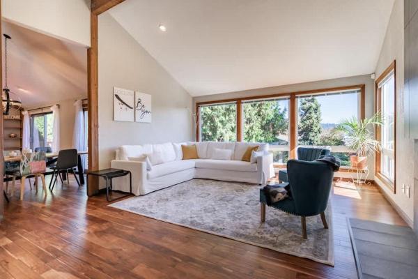 Pnw Contemporary Retreat Near Lake Sammamish - Bellevue, WA