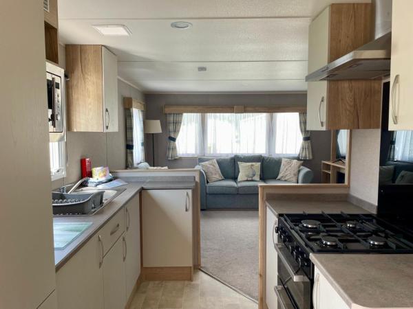 Modern 3 Bedroom Caravan, South Cerney - South Cerney