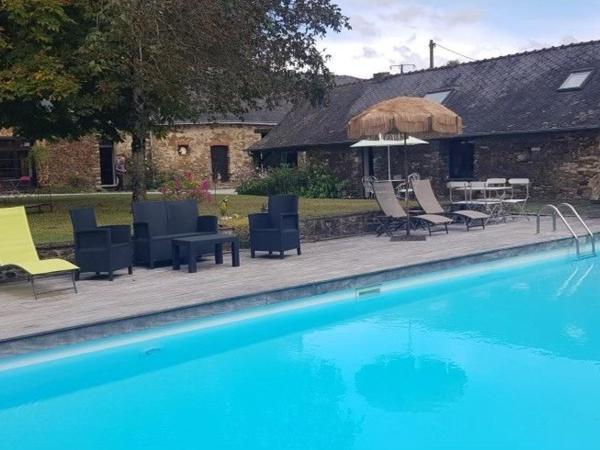 Havre De Paix Avec Piscine Chauffée, Jardin Arboré Et Activités Pour Tous - Fr-1-306-1142 - Ancenis