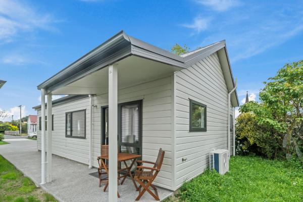 Birch Cottage - Greytown Holiday Home - Greytown