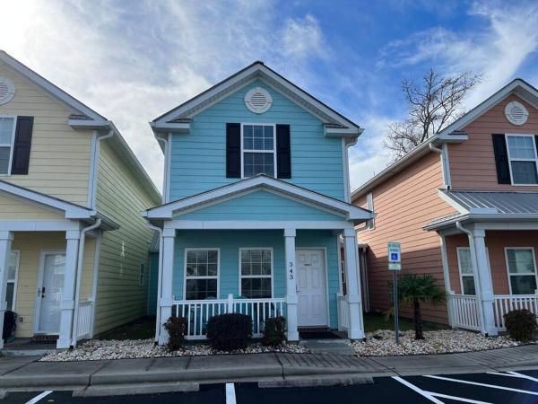 Lovely 2-level 2-br Cottage, 2 Blocks To Beach - Myrtle Beach, SC