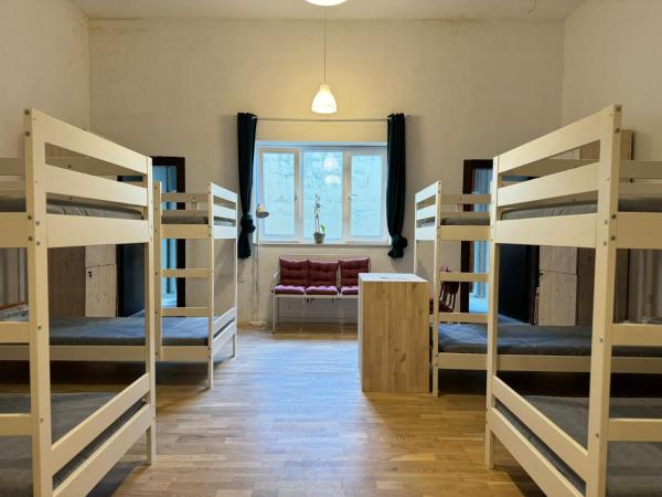 Dragon's Den Hostel - Malta