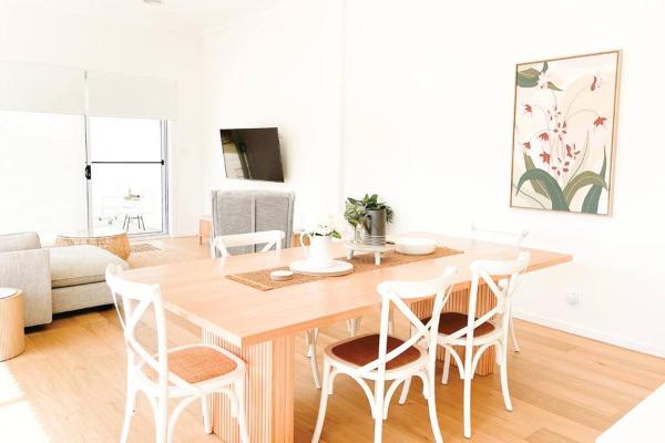 Red Brick Central Retreat - Wagga Wagga