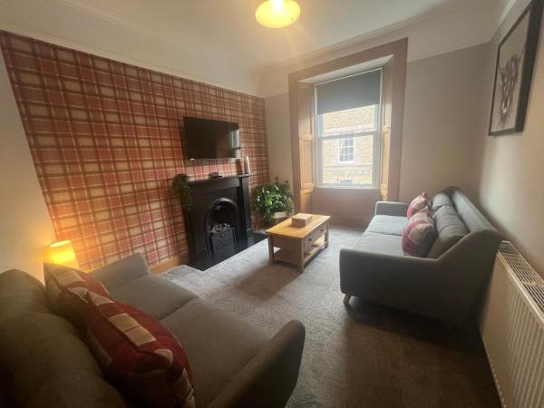 The Tweed In The Centre Of Melrose - Escocia