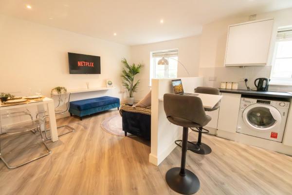 Pristine Purfleet Newly Renovated 2bed, 2bath - Dartford