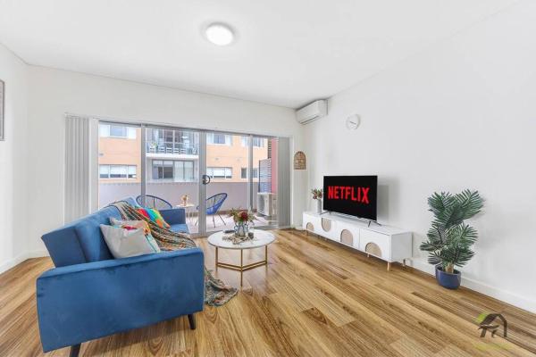Entire 2 Bedroom In The Heart Of Wolli Creek - Strathfield