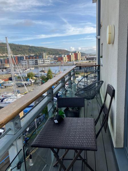 Swansea Marina, Bay & Close To Swansea Arena Beach & City - The Mumbles